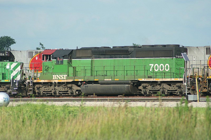 BNSF 7000